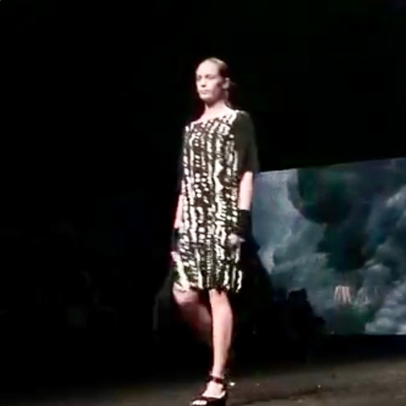 Xenia Boutique | Dresses | Nwt Xenia Design Xd Croatia Runway Omos ...